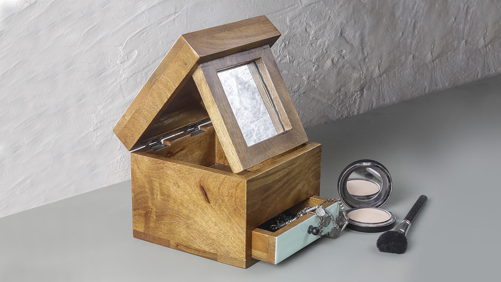 Buy Luxury curios accessories online | quirky home decor | Fabuliv